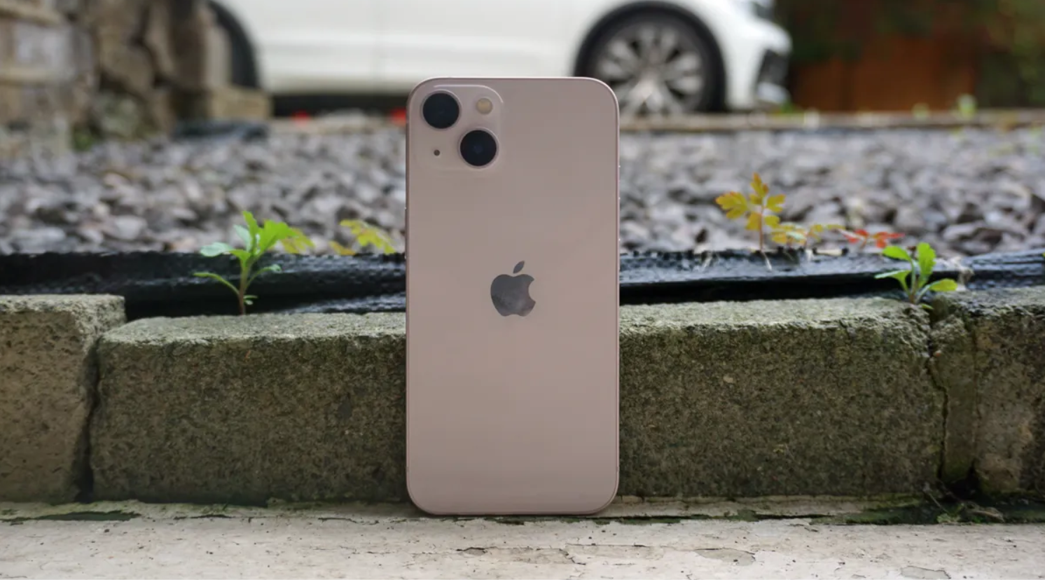 Sudah 2025, Masih Pakai iPhone 13? Ini 5 Kekurangan yang Mulai Terasa!