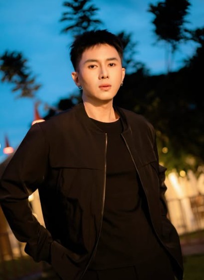 Rafael Tan Rilis Ulang Lagu Legendaris “Aku Sayang Kamu” dengan Versi Baru